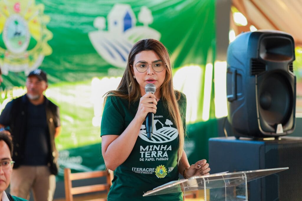 Iteracre celebra entrega do primeiro título definitivo no município de ...