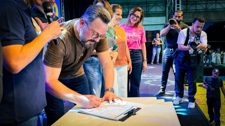 Com quase 4 mil pessoas presentes no Ginásio do Sesc, Alan Rick se ...